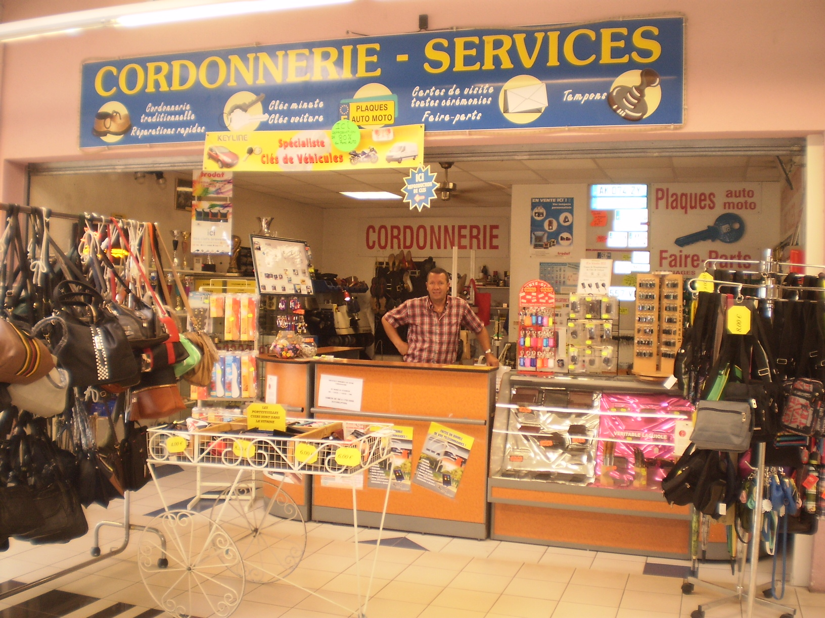 CORDONNERIE CARPY | Shops